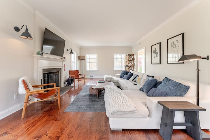 Hydrangea House: Luxurious Upstate Oasis - Kerhonkson, NY