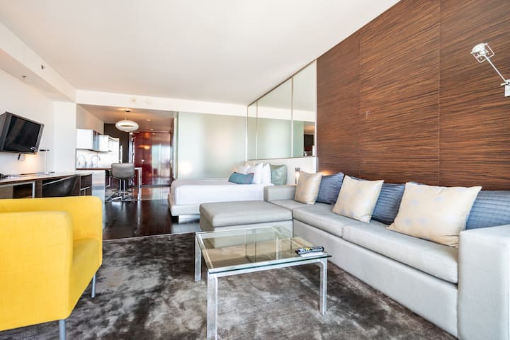 Fantastic Luxury Studio Condo With View - Las Vegas, NV