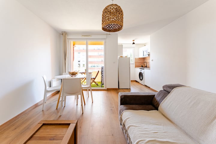 Charmant T2  Piscine Golf De Seilh Parking Privé - Toulouse-Blagnac Airport (TLS)