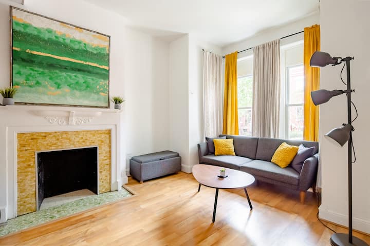 Sunny En-suite In Historic Rowhouse Near Monuments - Washington, D.C.