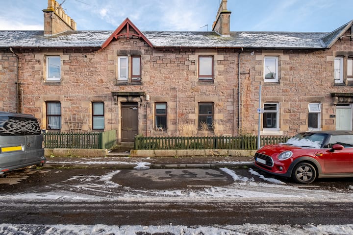 Refurbished 1 Bed Flat - Historic Central Location - Inverness, UK