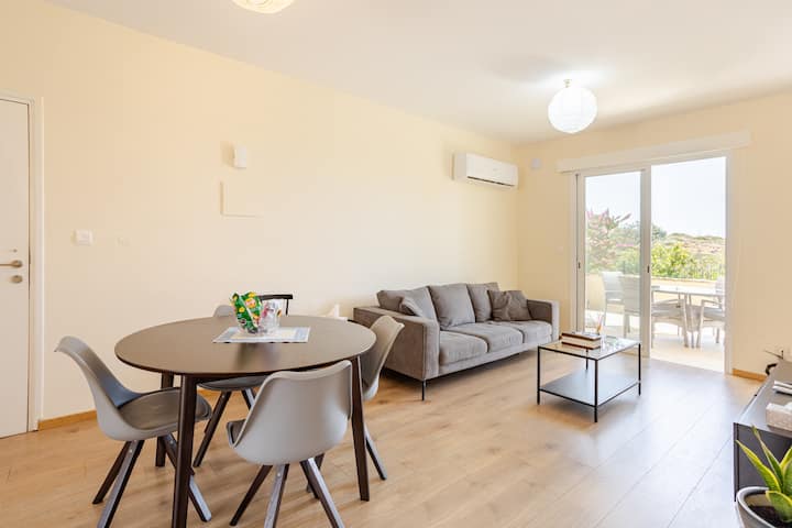 Roman Park - 2 Bedroom + Patio / Garden - Paphos