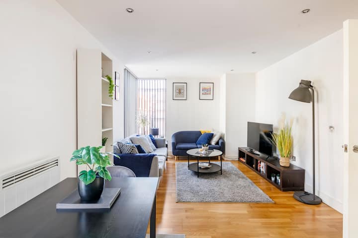 City Centre Condo | Spacious & Quiet | Workspace - Manchester