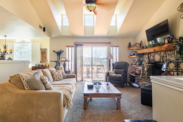 Alpine Haven (Private Guest Suite In Shared Home) - Lake Arrowhead, CA