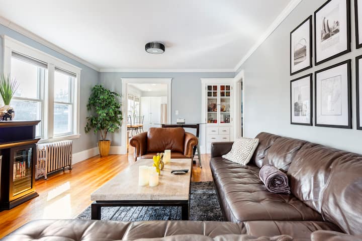 Modern Spacious Condo, Walk To Downtown & Parking! - Salem, MA