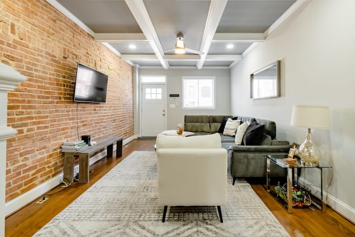 Serene Private Guest Rm & Private Bath In Pigtown - Baltimore, MD