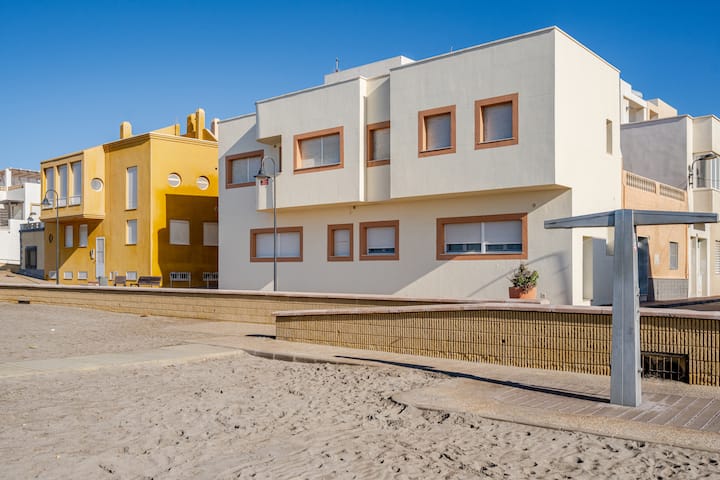 Luminoso Y Acogedor Apartamento En 1ª Línea - Cabo de Gata