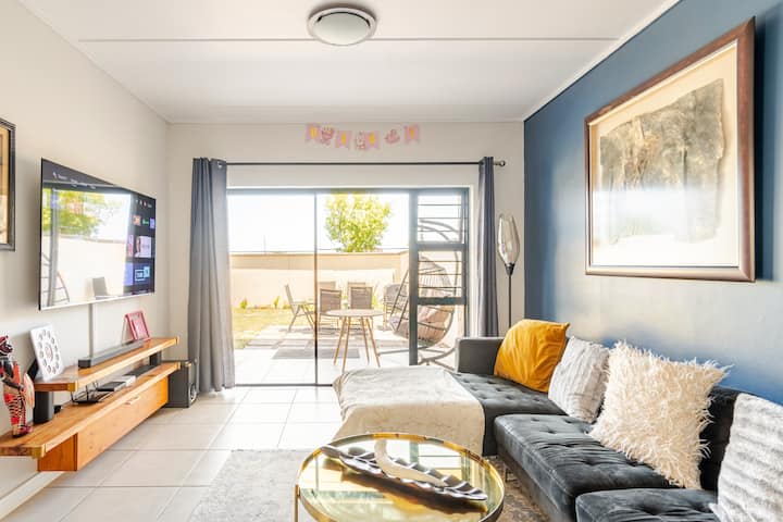 Luxurious 3 Bedroom Apartment - Cape Town