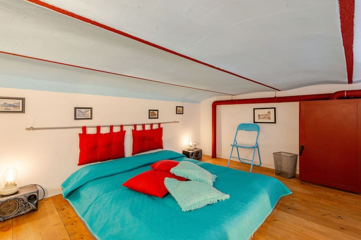 Confortevole Monolocale Soppalcato A San Lorenzo. - Rome