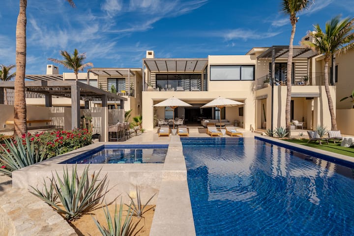Enjoy 15% Off- Luxury Beachfront Villa In Cabo With Private Chef & Butler. Pool - Cabo San Lucas