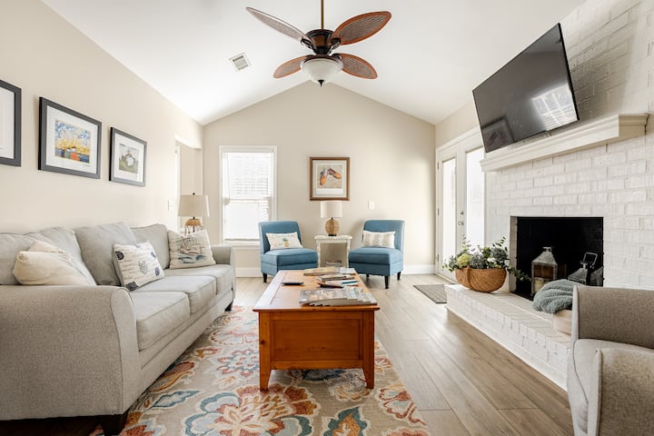 Coziest Townhome In The Heart Of Mt. Pleasant - Charleston, SC