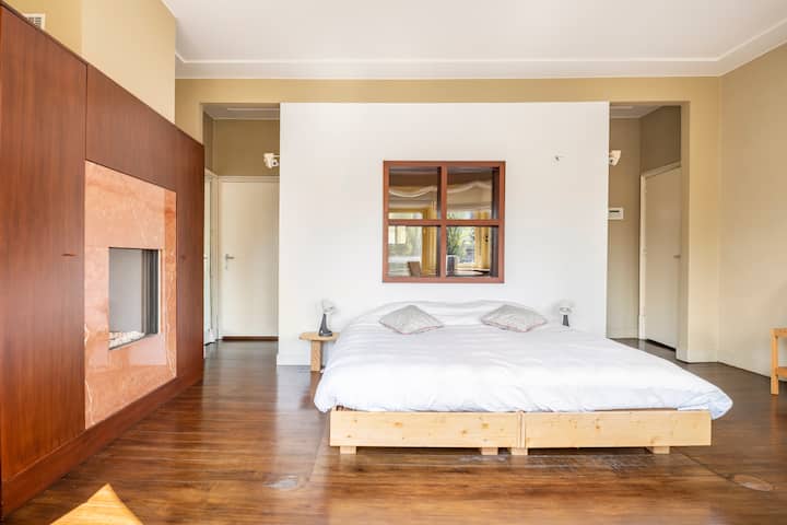 Masterbedroom In Monumentale Interbellum-villa - Nazareth