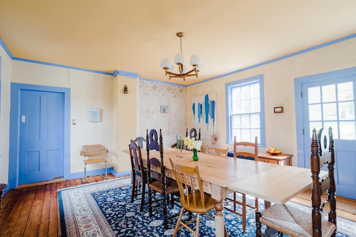 Elegant Room At Eileen Of Mystic - Stonington, CT