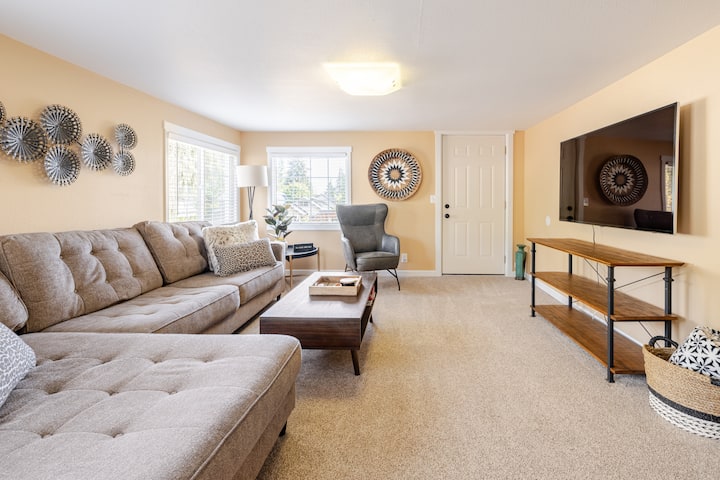 Mountain View Condo/ Olympic National Park Getaway - Port Angeles, WA