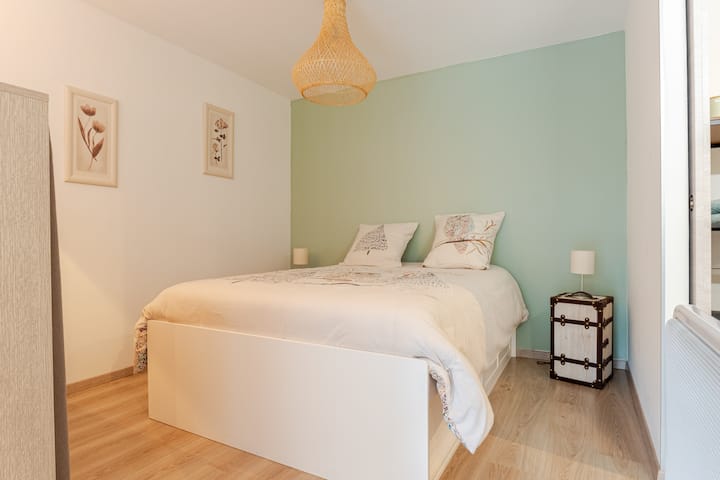 Studio Charme Rdc
Linge De Lit, Serviettes Inclus - Is-sur-Tille