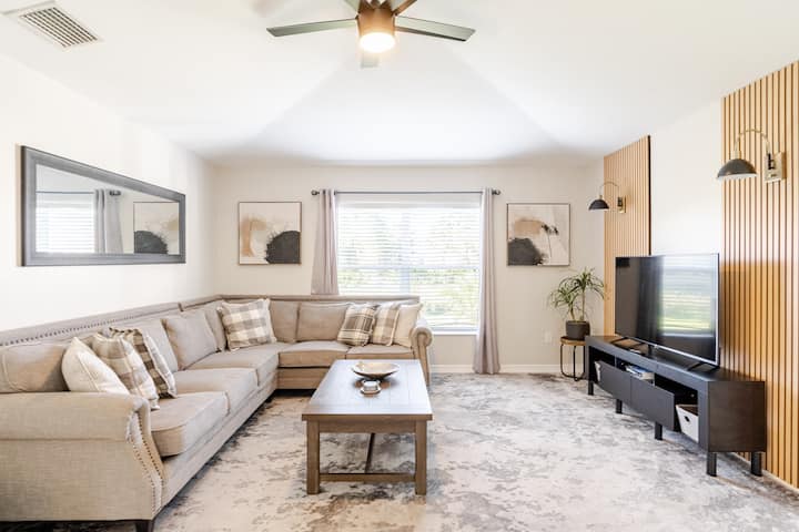 Beautiful Modern /3-bedroom/heated Saltwater Pool - North Port, FL