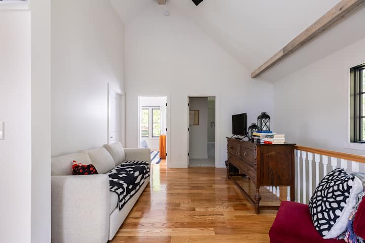 Near Asheville! 1 Bedroom Apartment W/ Lake View - Asheville, NC