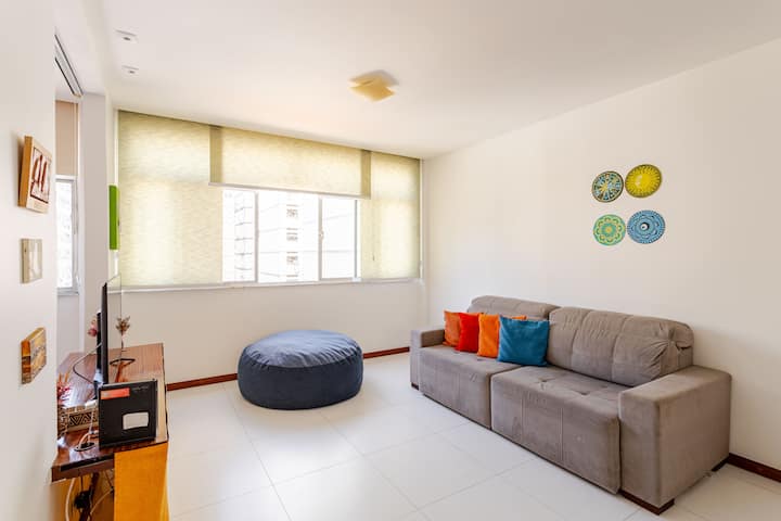 Apartamento Na Quadra Da Praia Com Estacionamento - Niterói