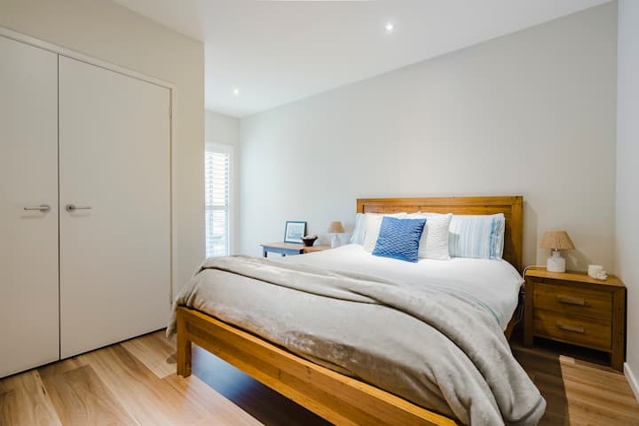Entire Guest Suite 1 Bedroom Bathroom Kitchenette - Merimbula