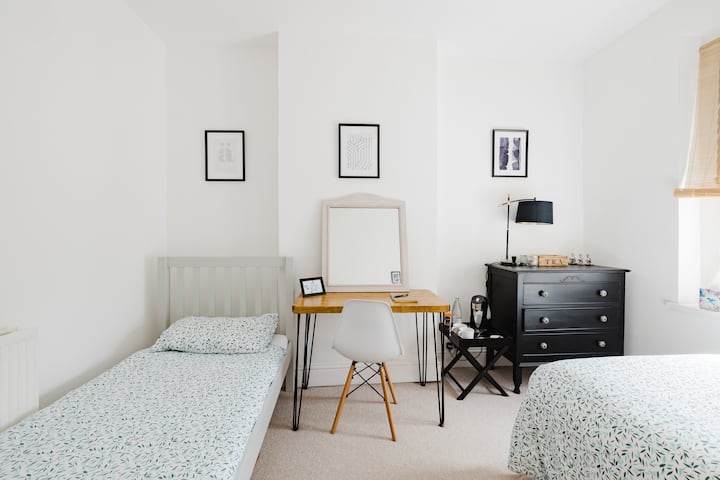 Home Away From Home! Must See! - Cardiff