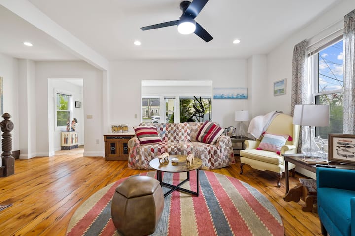 Short Walk To Town Parking 8+ Charming Remodeled - Portsmouth, NH