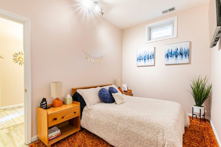Spacious Cozy Basement Guest Apartment - Stamford, CT