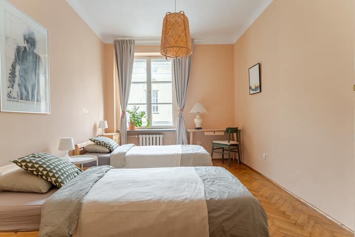 Two Bedroom Apartment In The Old Town District - Warsaw