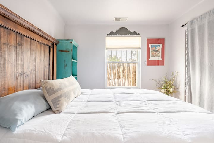 Southwest Escape | 2br W/ Private Entry + Patio - Albuquerque, NM