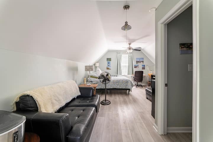 Tin Cup Chalice. Bed & Bath W/ Separate Entrance. - Beaufort, NC