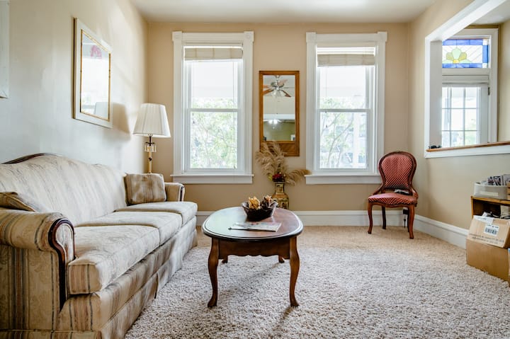 Large Bedroom With Workspace And Sitting Area - Lancaster, PA
