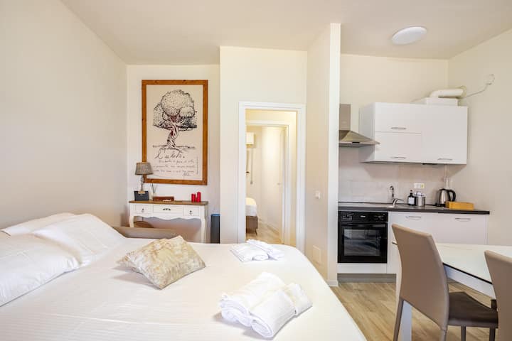 "Nido Tra Gli Ulivi" - Finale Ligure