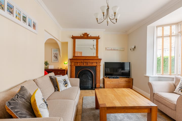 Sunbeams And Ice Creams.   Paid Parking Included - Scarborough