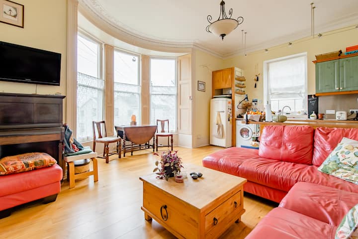 Single Room In Beautiful Period Flat (Cotham, Bs6) - Bristol