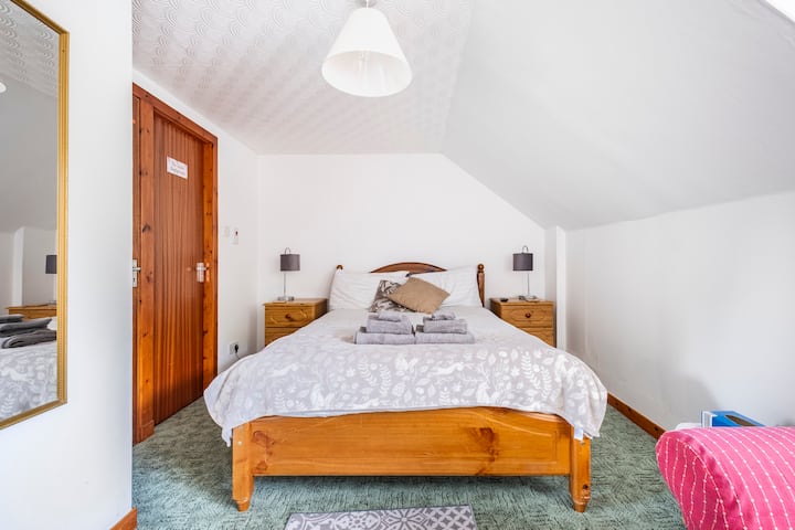 Comfortable Double Ensuite, Great Location. - Inverness
