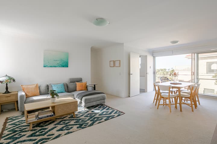 Ocean Views, 5 Mins To Beach, Parking Off Street - Manly