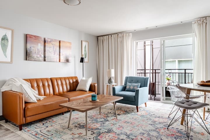 "Urban Sage" Centrally Located Seattle Getaway - Seattle, WA