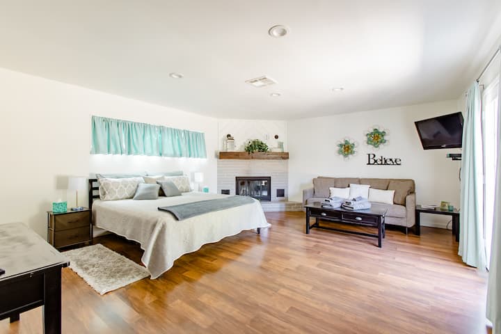 Rock House Bedroom #1 - Marysville, CA