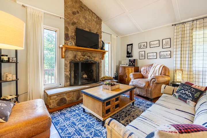 Cozy Cabin By Wineries & Hikes W/hot Tub Near Snp - Sky Meadows State Park, Delaplane