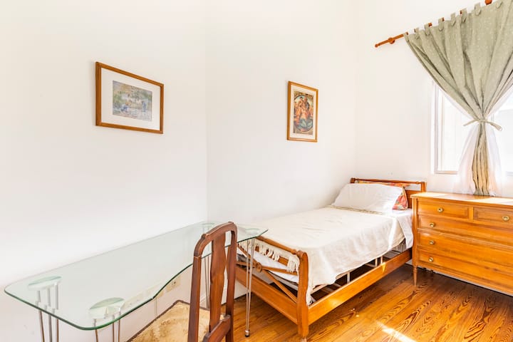2 Single Bed Room + Great Wifi In Colonial Apart - 부에노스아이레스