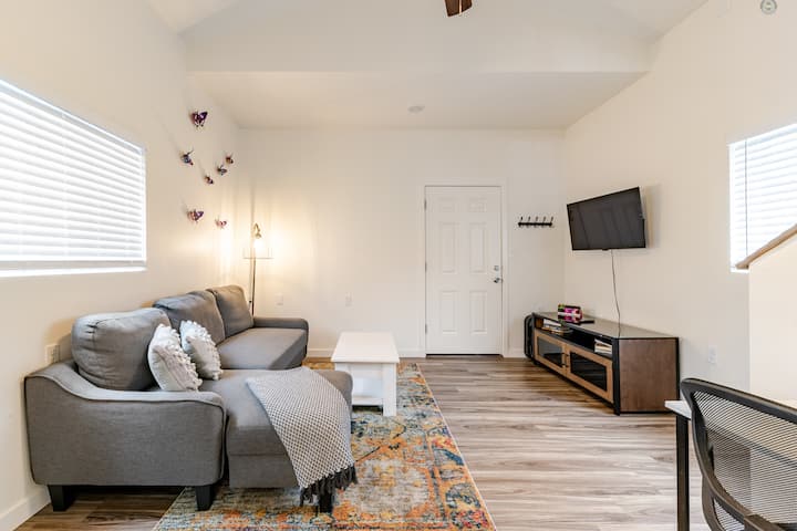 Cozy Quiet 1 Bed 1 Bath Loft On The Boise Bench - Boise, ID