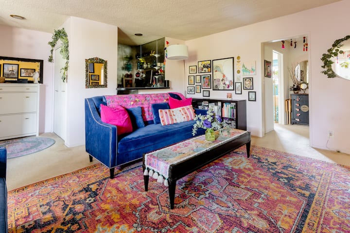 Colorful Oasis- Central To Everywhere You’ll Go! - Culver City