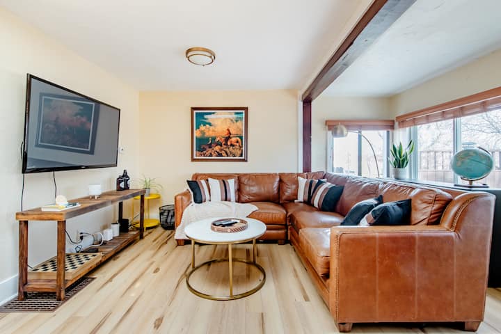 The Wash Park Bungalow- Minutes From Du & Pearl St - Denver, CO