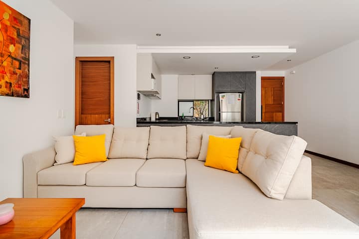 Cómodo Departamento De Tres Dormitorios En Cumbayá - Quito