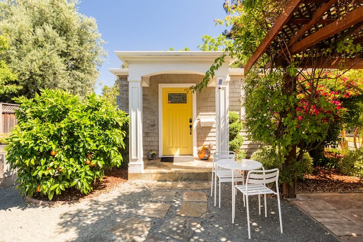 Adorable One Bedroom Updated Guest Cottage - Mountain View, CA