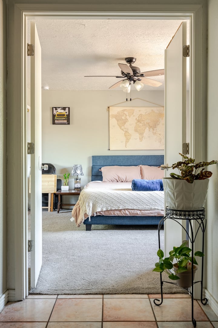 King Bed Is All Yours In This Master Suite! - Albuquerque, NM