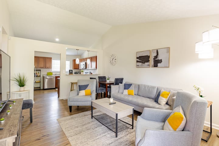 Cozy 3 Bed 2 Bath House Close To Downtown Indy - Christian Park Indianapolis