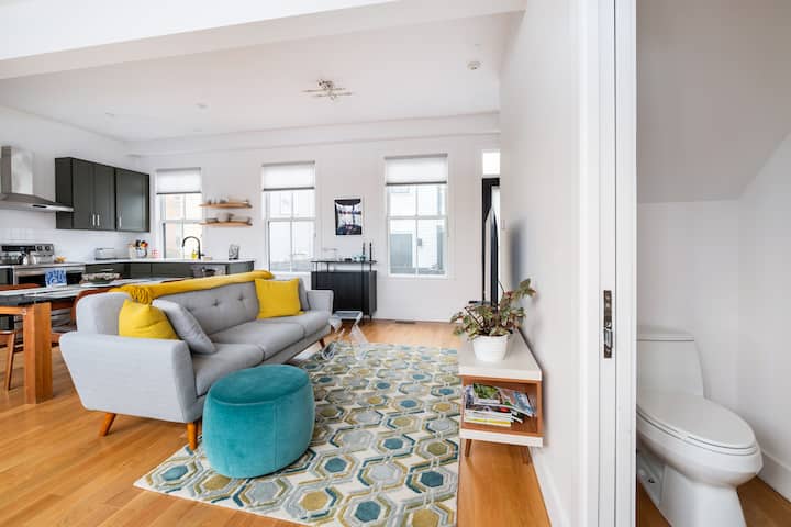 Stylish, New Carriage House On Warren St! - Hudson, NY