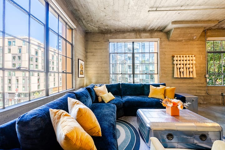 Quiet Luxury Loft In Downtown Sf - San Francisco, CA