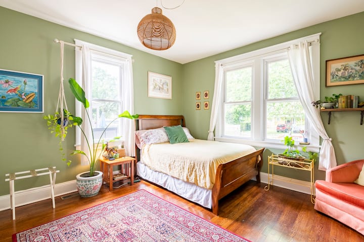 “Garden Room” In 1920’s Craftsman Home - Richmond, VA