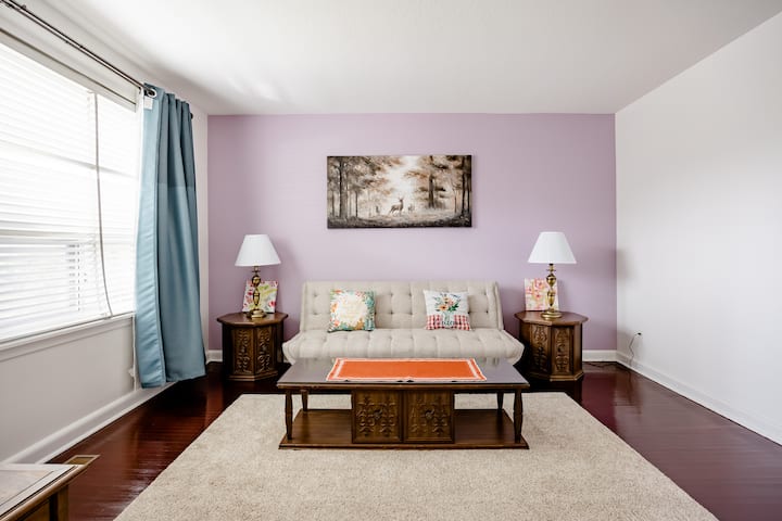 Lucky Bedroom In Beautiful Home, 15’ To Airport - Toronto
